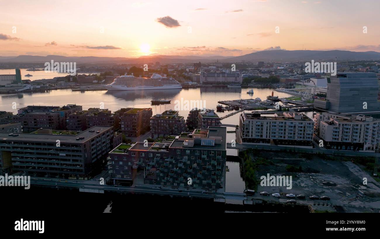 Oslo city center cityscape hi-res stock photography and images - Alamy