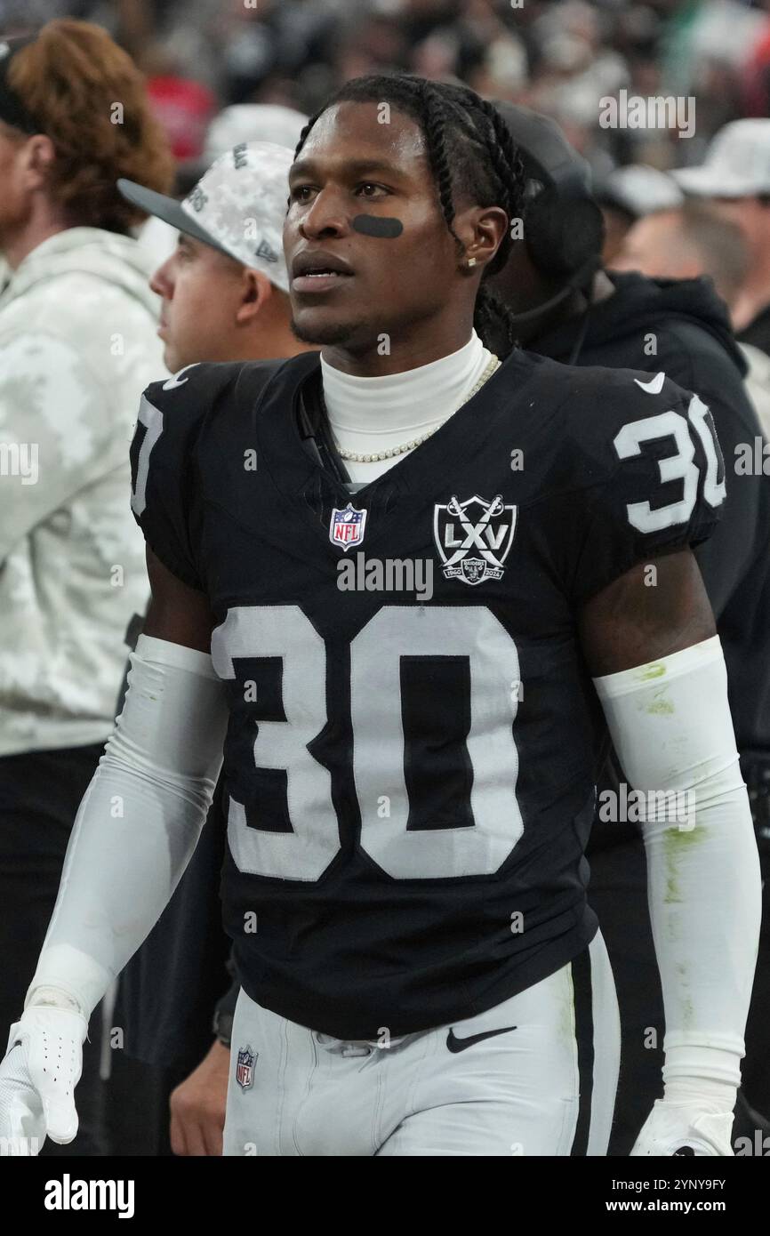 Las Vegas Raiders cornerback Darnay Holmes (30) during the first half ...