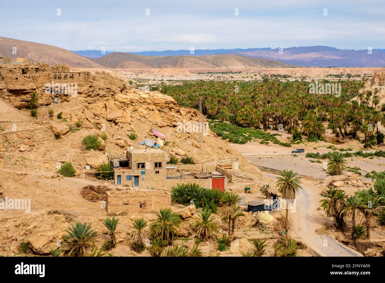 Typical oasis scenery on the road to Tata in Tata Province, Souss-Massa ...