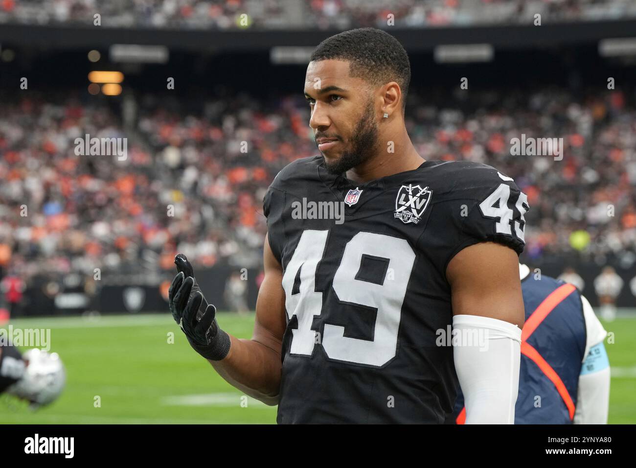 Las Vegas Raiders defensive end Charles Snowden (49) during the first ...
