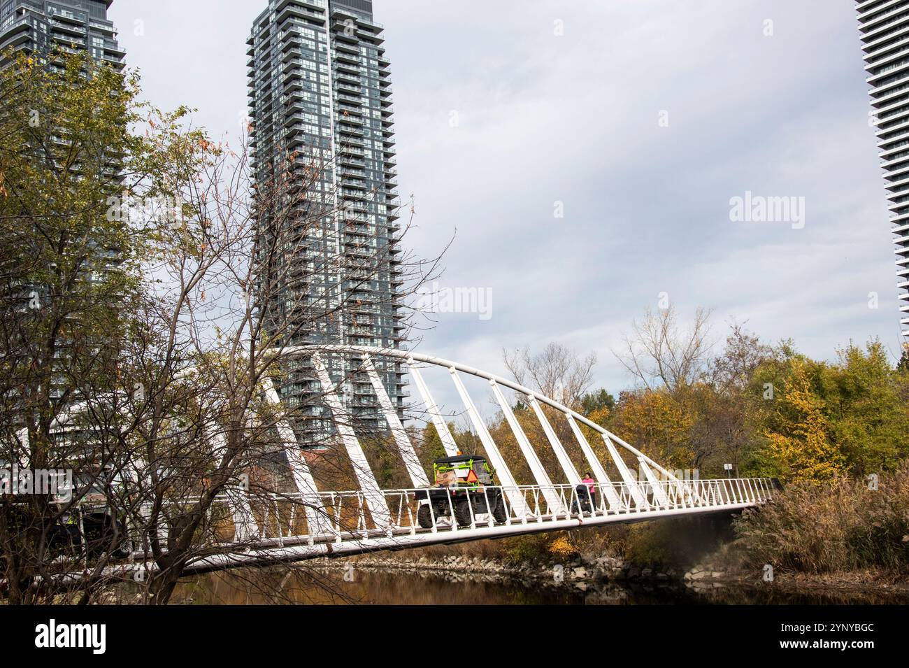 Pedestrian bridge at Humber Bay Park West in Etobicoke, Toronto, Ontario, Canada Stock Photo - Alamy