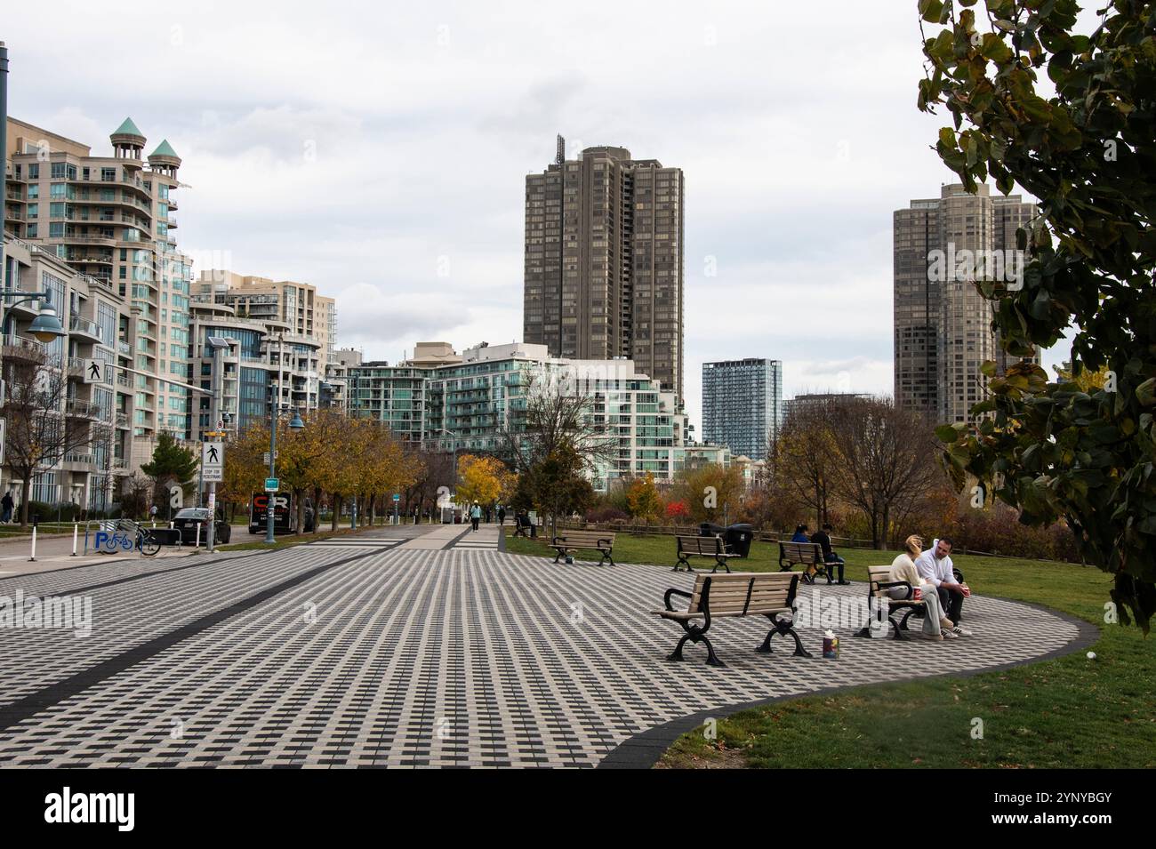 Path at Humber Bay Park East in Etobicoke, Toronto, Ontario, Canada ...