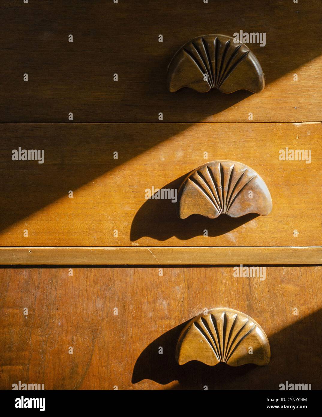 Dresser handles hi-res stock photography and images - Alamy