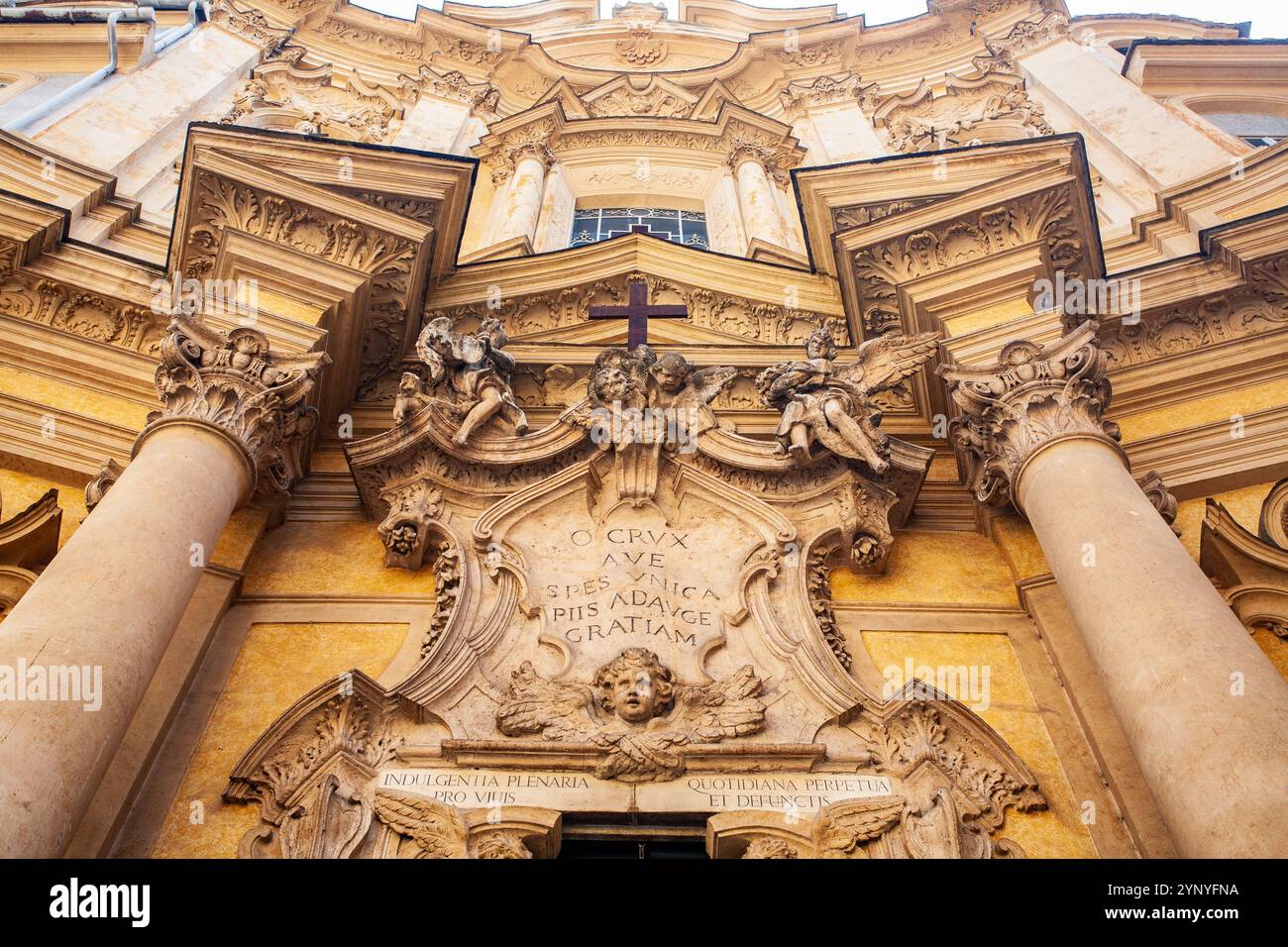 Showcasing angels hi-res stock photography and images - Alamy