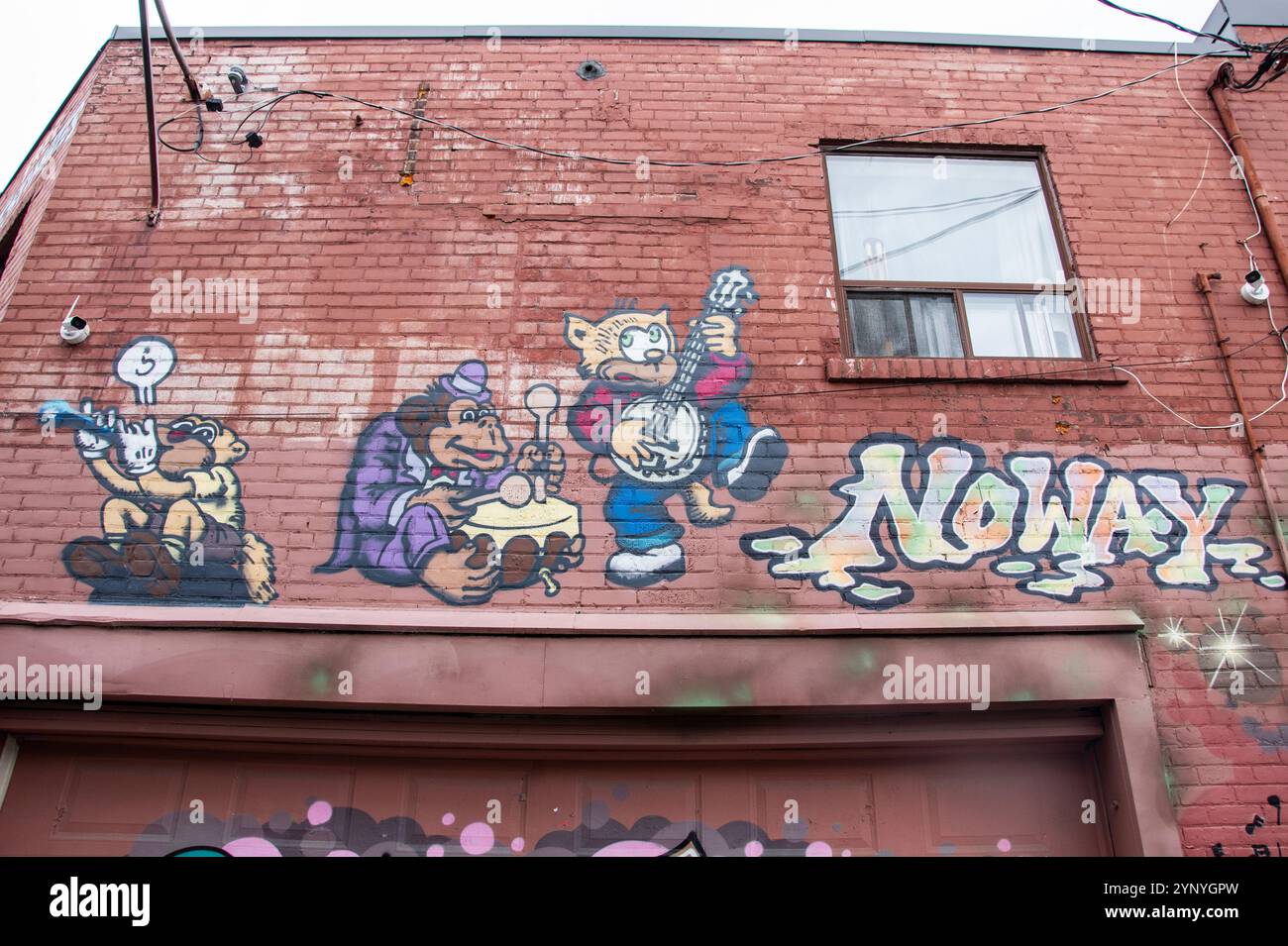 Graffiti cat garage hi-res stock photography and images - Alamy