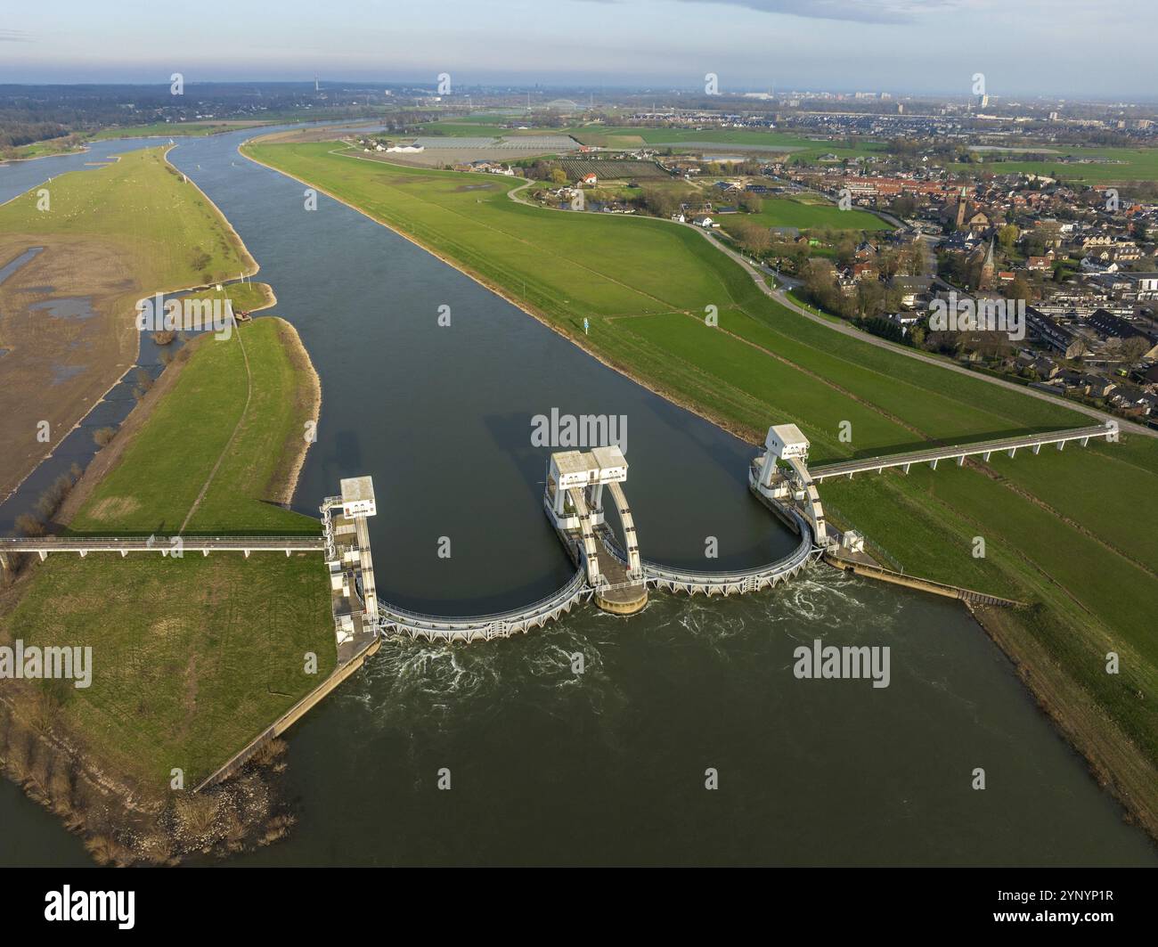 Empty dam bird hi-res stock photography and images - Alamy