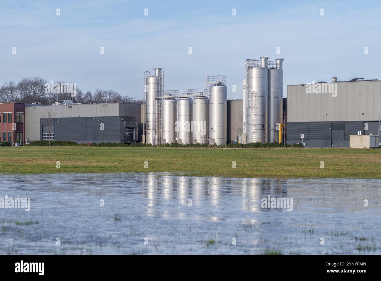 Factory silos plant silo hi-res stock photography and images - Alamy