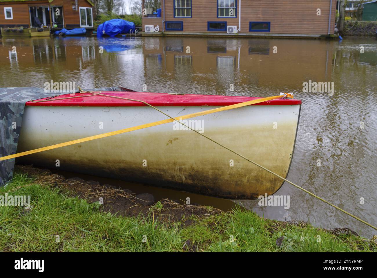 Coloured rowing boats hi-res stock photography and images - Alamy