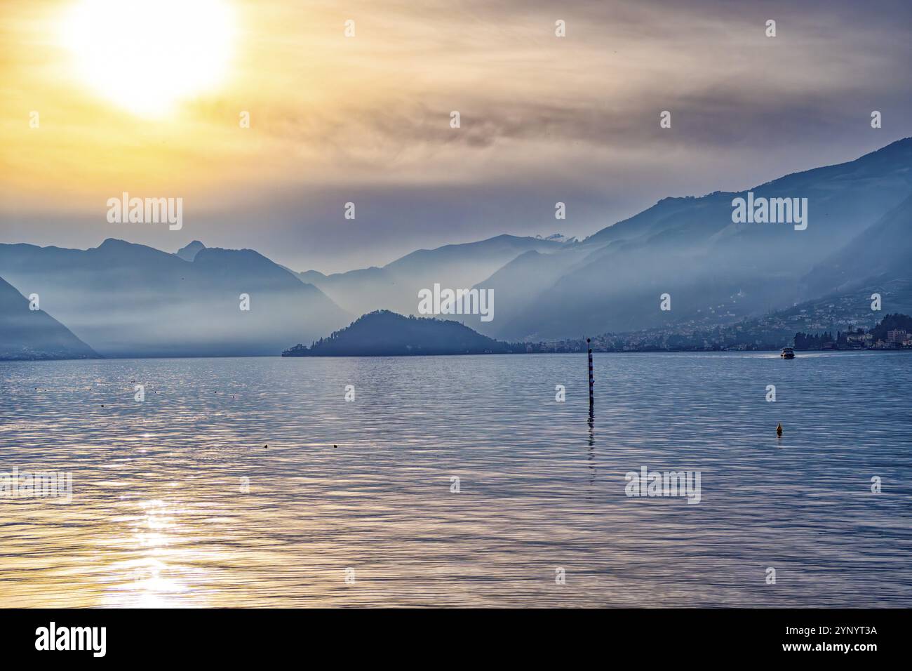 Sunset on Lake Como from Bellagio lakeside Stock Photo - Alamy