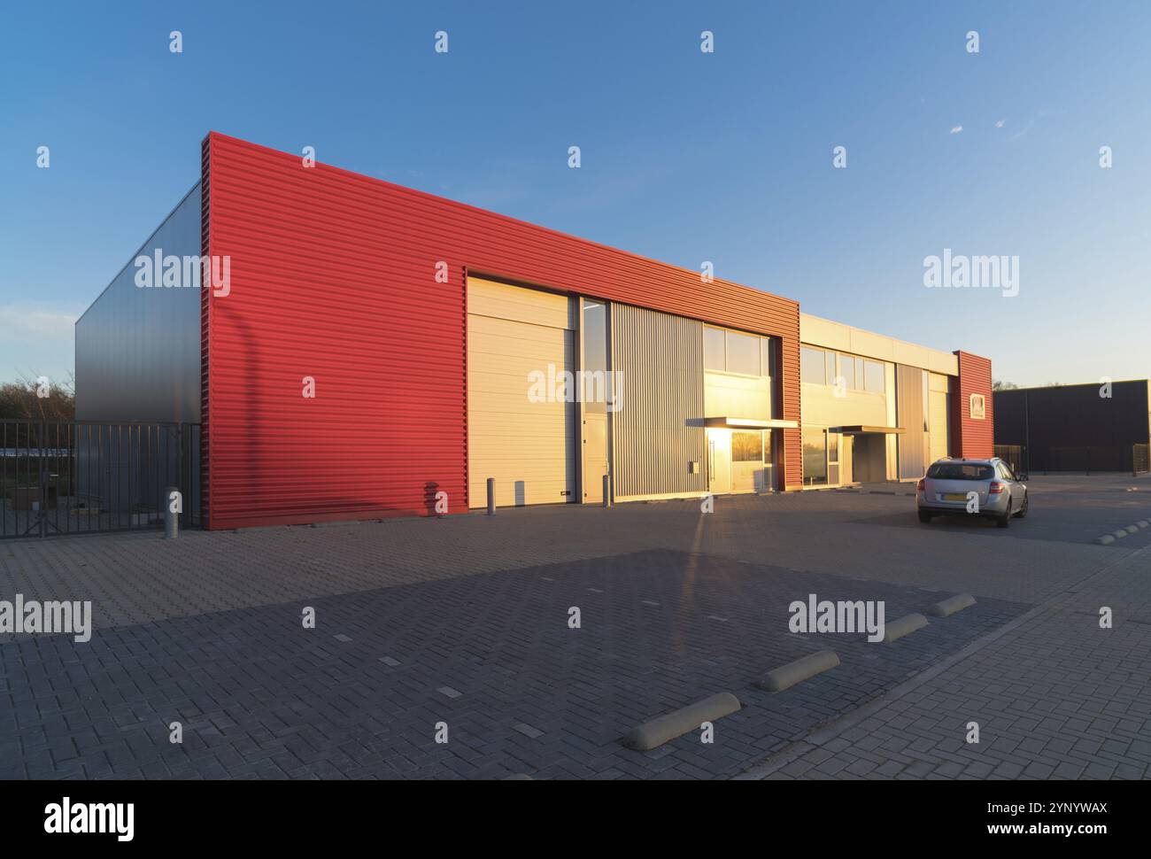 Small warehouses hi-res stock photography and images - Alamy