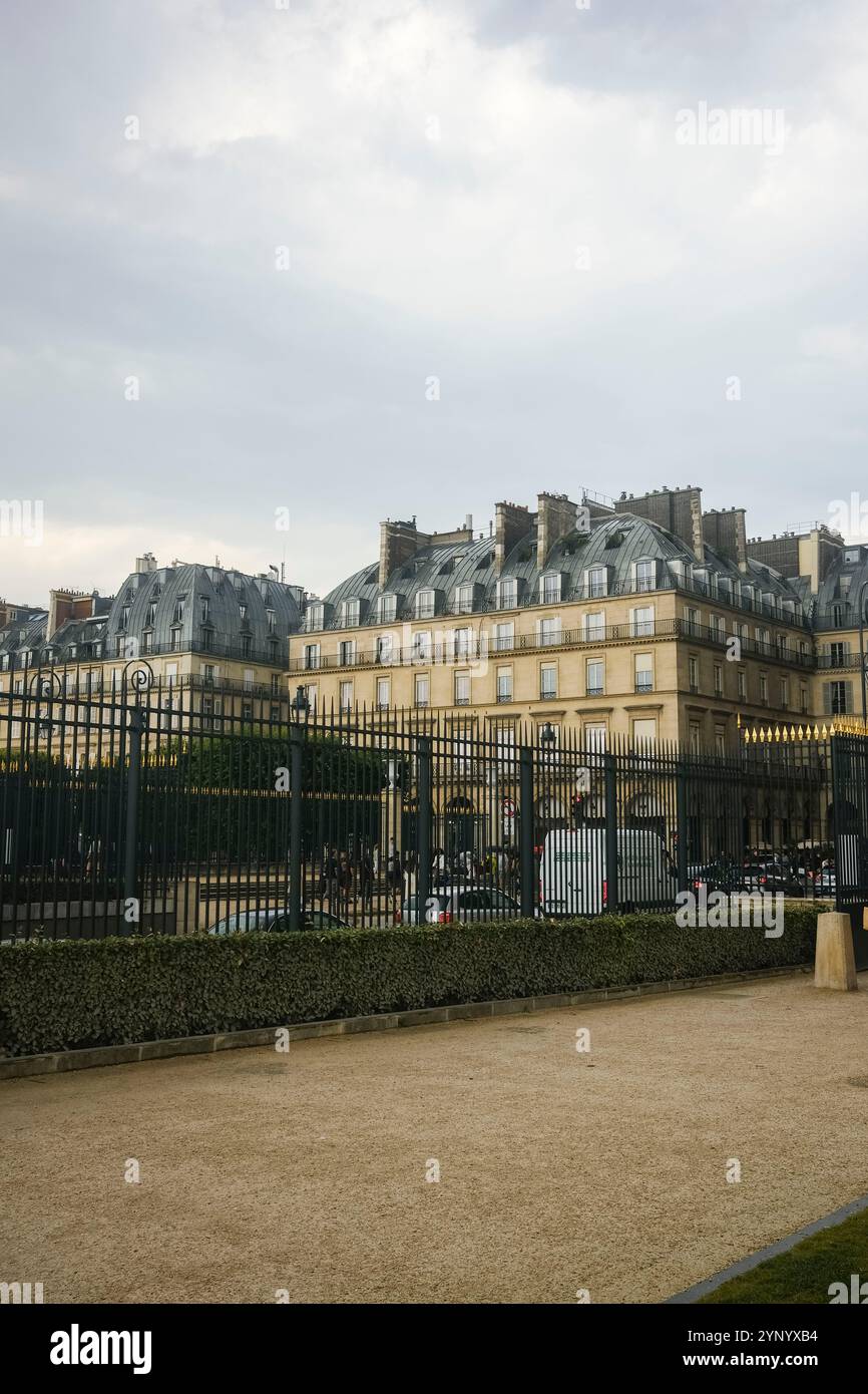 Parisian images hi-res stock photography and images - Alamy
