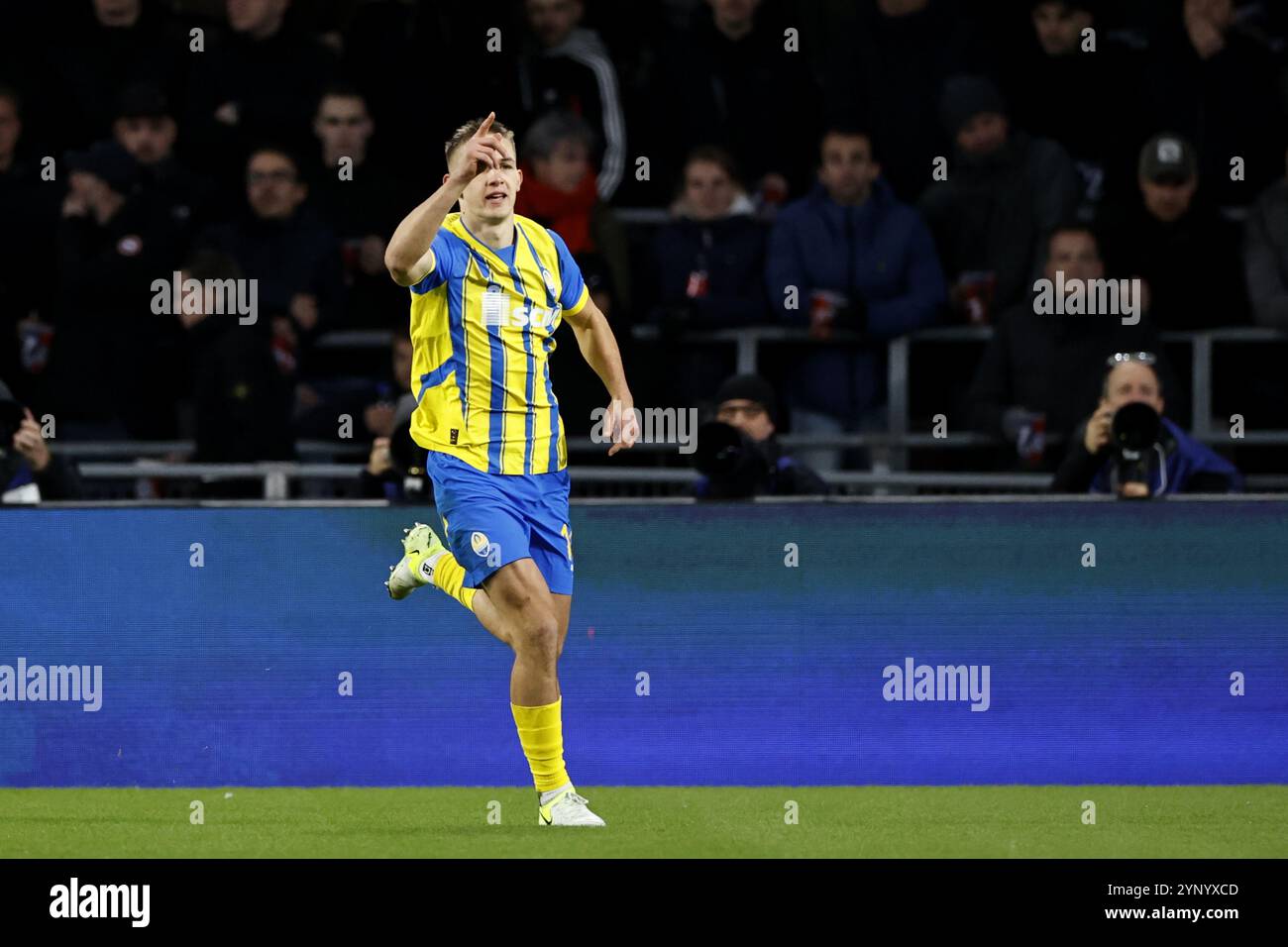 EINDHOVEN - Danylo Sikan of FK Shakhtar Donetsk celebrates 0-1 during ...