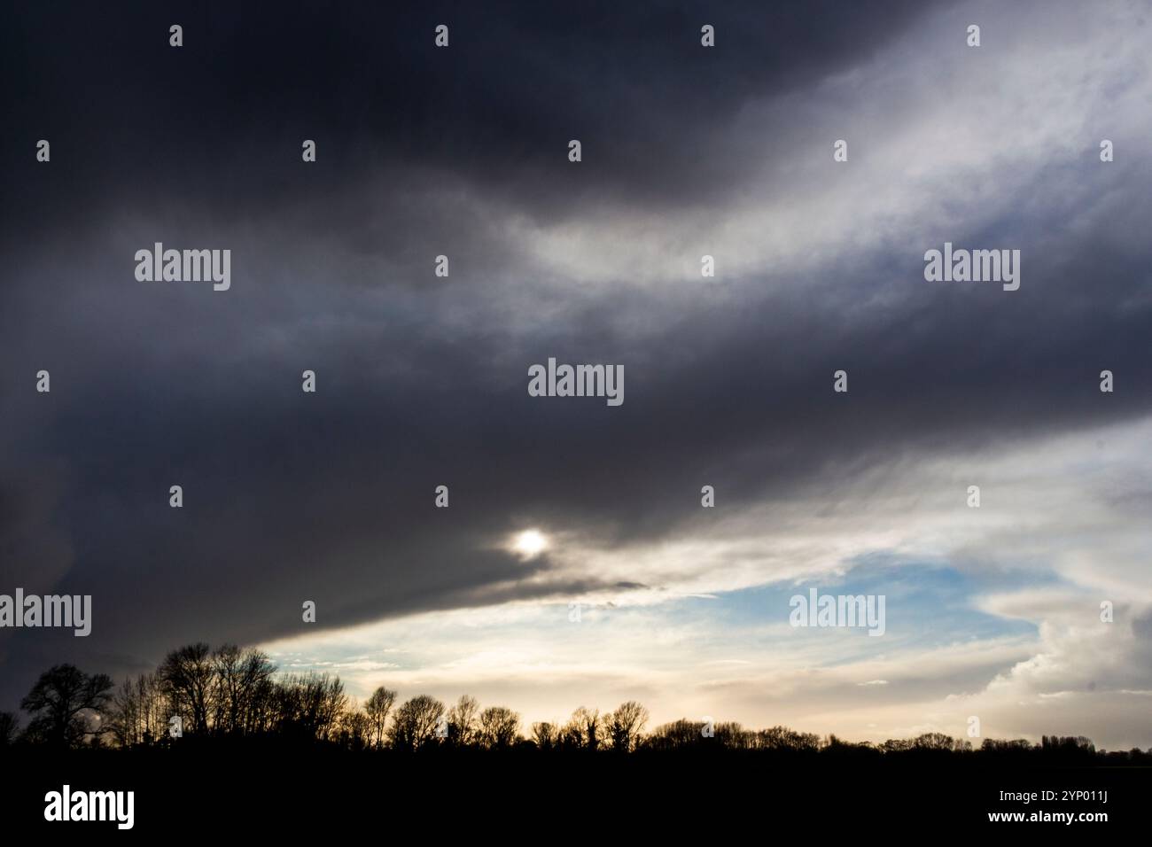 Brooding sun hi-res stock photography and images - Alamy