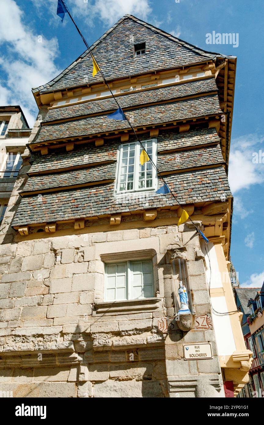 Historic multi story building hi-res stock photography and images - Alamy