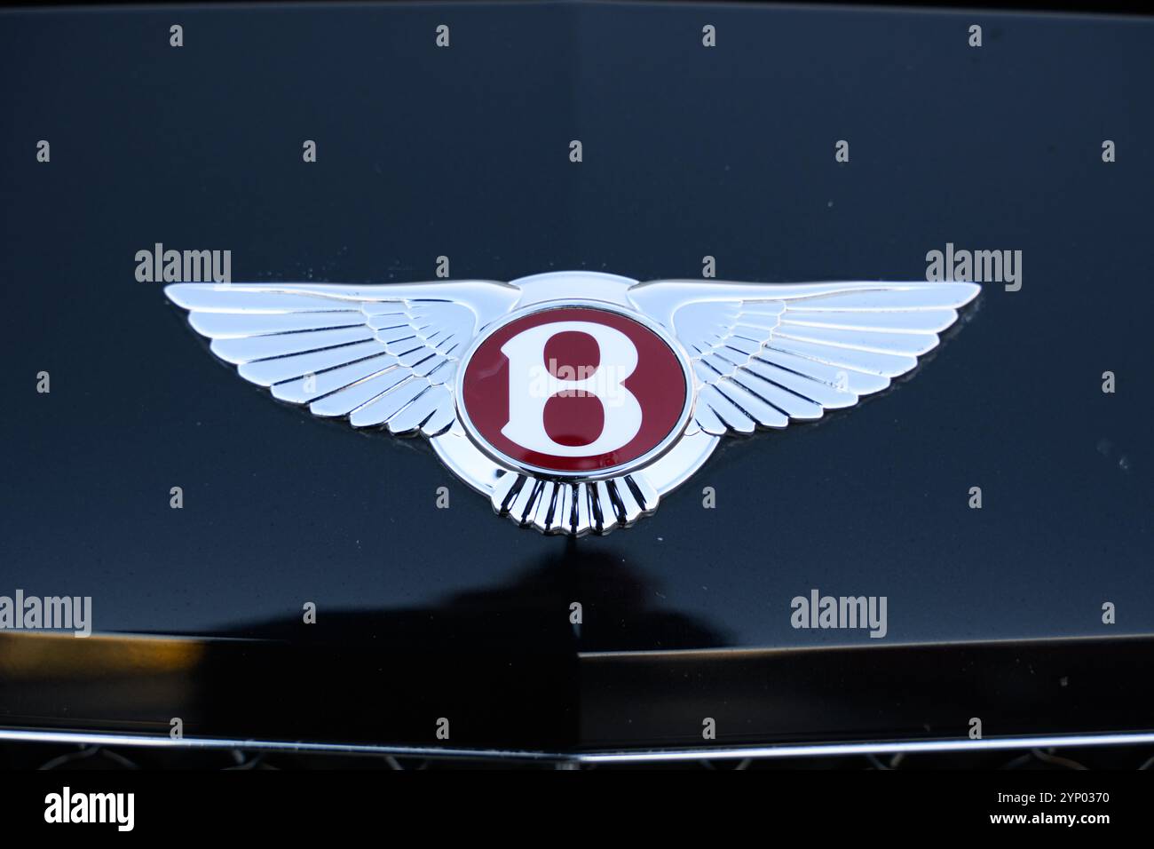 Derby, UK - 22 Nov 2024: Close-Up of the Iconic Bentley Car Logo Stock ...