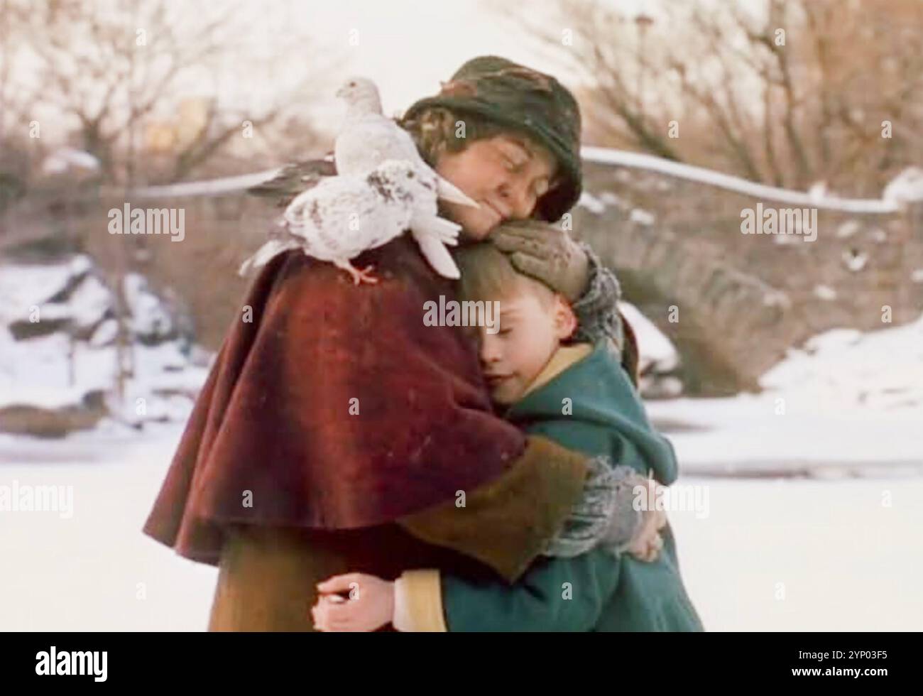 HOME ALONE 2: LOST IN NEW YORK 1992 20th Century Fox film with Macaulay ...