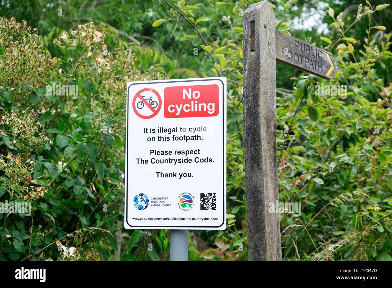 Sign no cycling cycle hi-res stock photography and images - Alamy