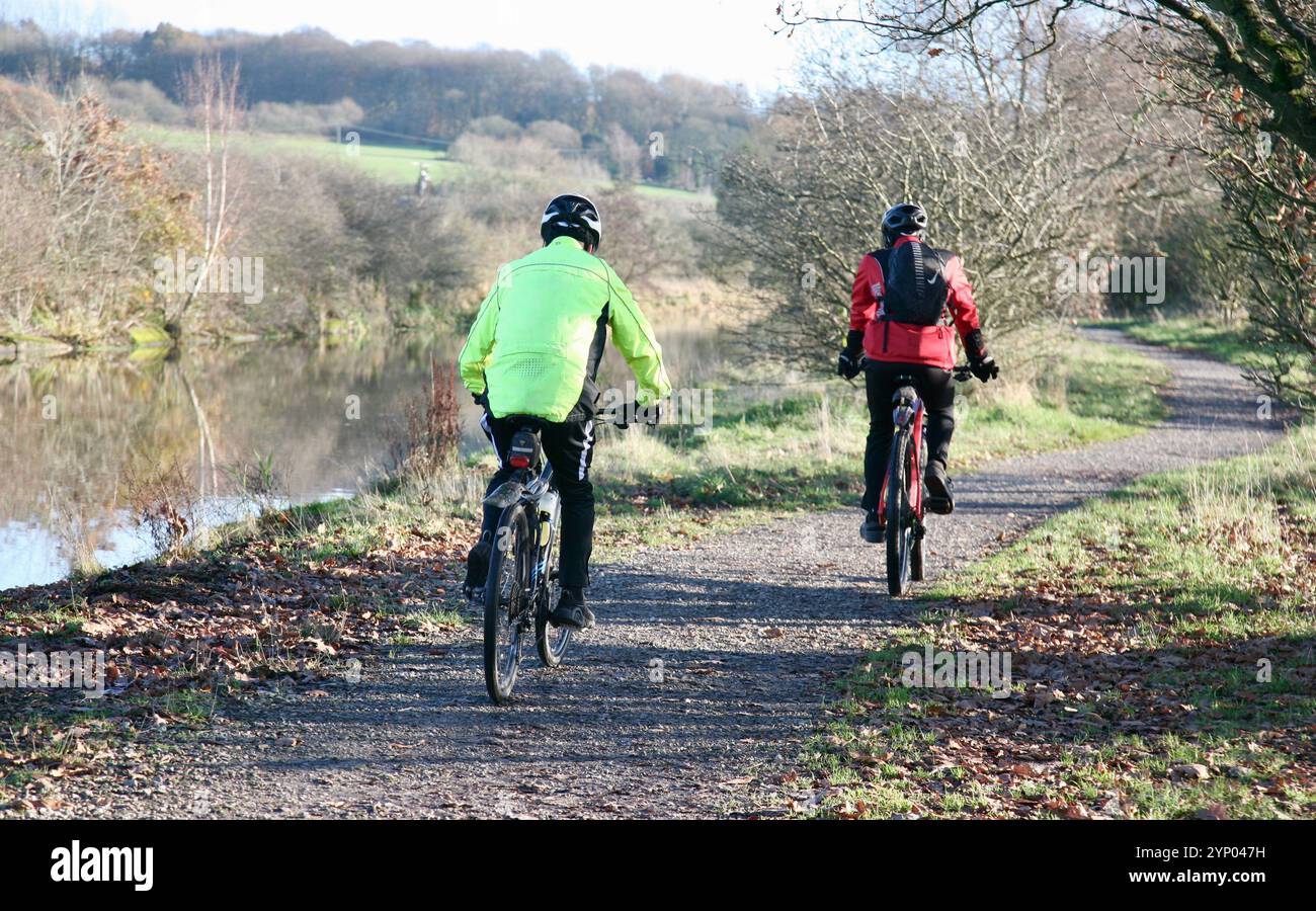 Towpath for cycles hi-res stock photography and images - Alamy