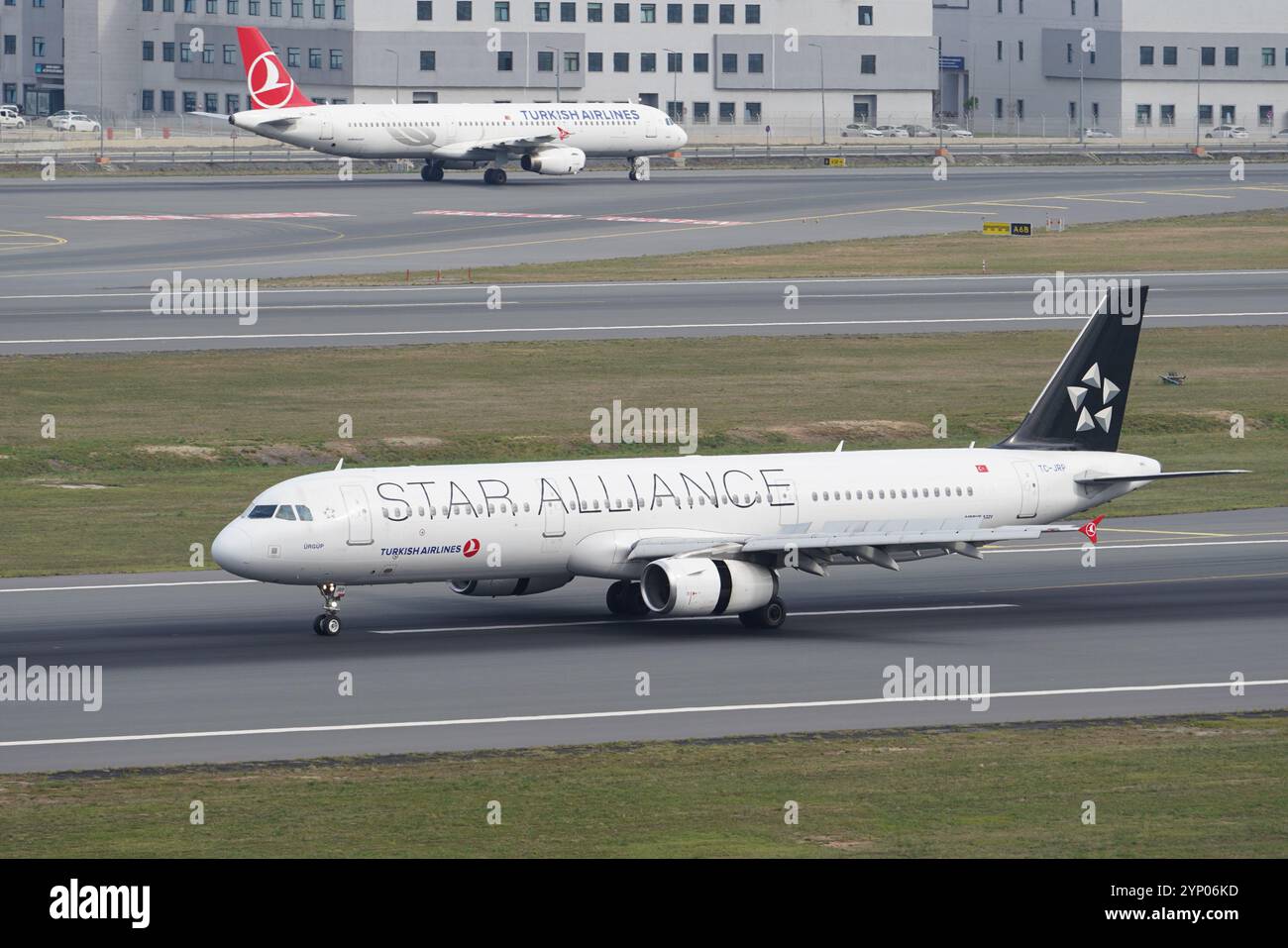 ISTANBUL, TURKIYE - SEPTEMBER 02, 2023: Turkish Airlines Airbus A321-231 (4698) landing to ...