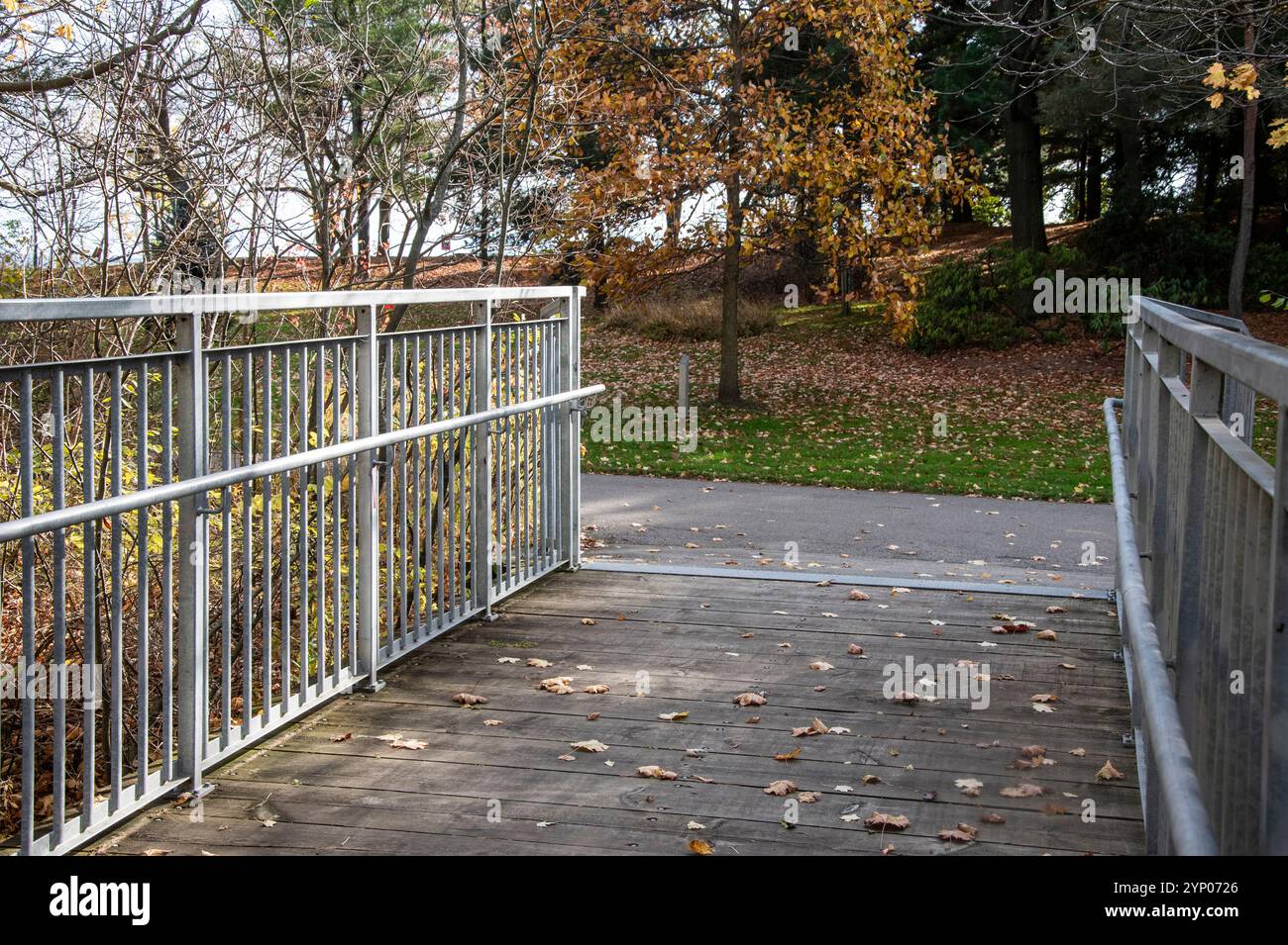 Pedestrian bridge at Jack Darling Memorial Park in Port Credit ...