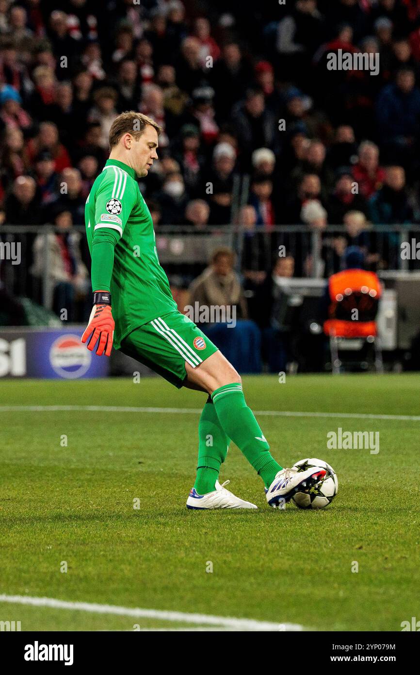 Manuel Neuer (FC Bayern M?nchen, 1) am Ball UEFA Champions League: FC Bayern M?nchen - FC Paris ...