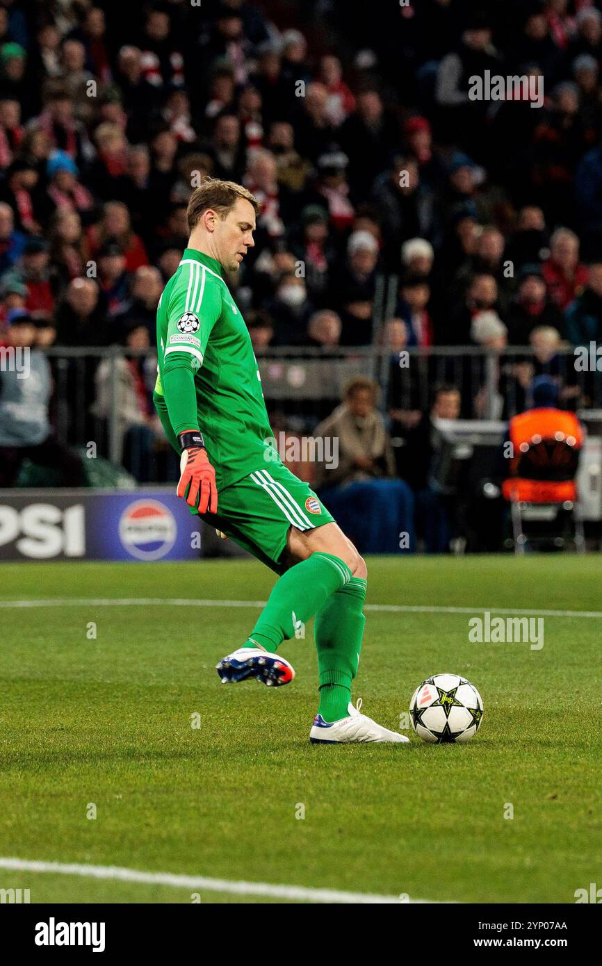 Manuel Neuer (FC Bayern M?nchen, 1) am Ball UEFA Champions League: FC Bayern M?nchen - FC Paris ...