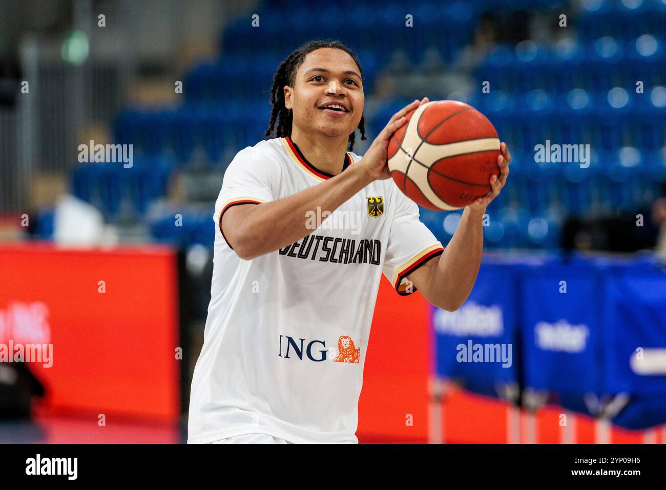 Heidelberg, Deutschland. 25th Nov, 2024. Jack Kayil (Deutschland, 2) im Warm Up lacht, lachend ...