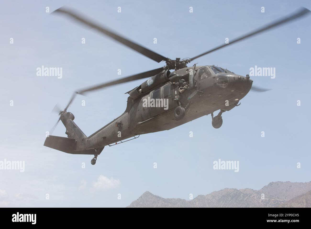 A U.S. Army Sikorsky UH-60 Black Hawk helicopter landing at Forward ...