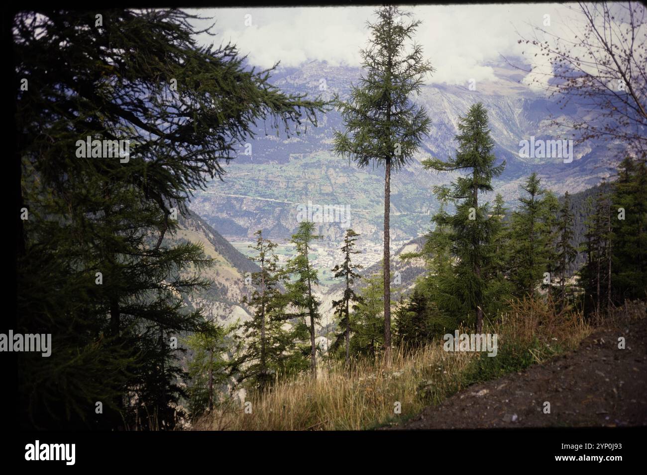 Vintage mountain photo hi-res stock photography and images - Alamy