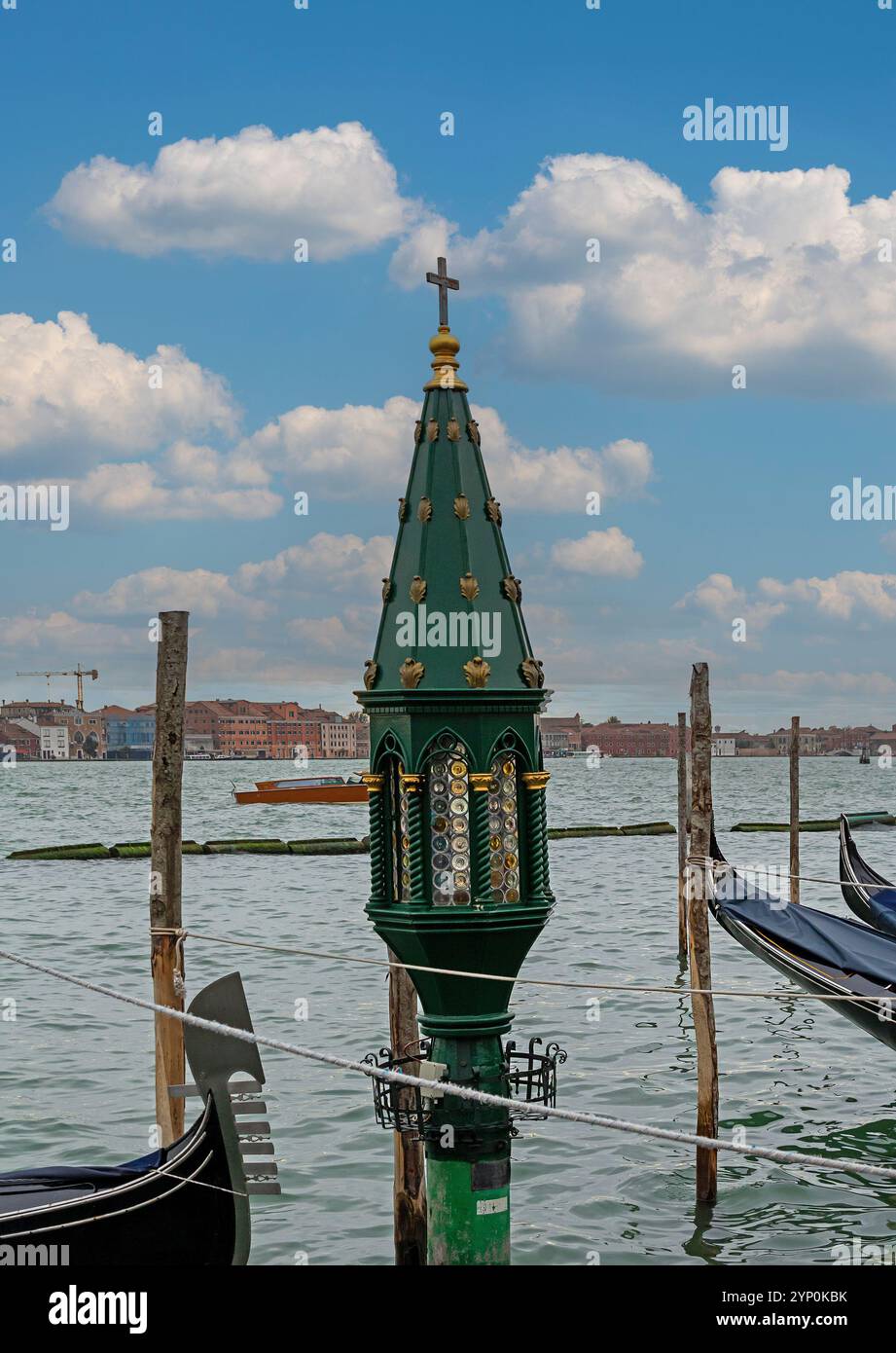 Small Catholic religion chapel inside Venice canal Stock Photo - Alamy