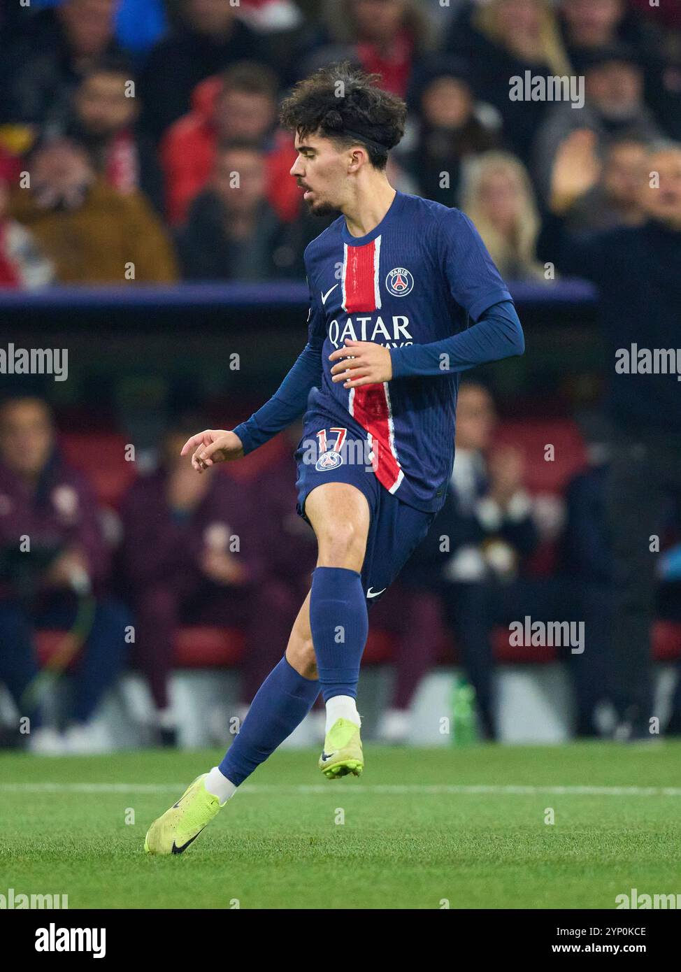 Vitinha, PSG 17 in the League Phase MD5 match FC BAYERN MUENCHEN ...