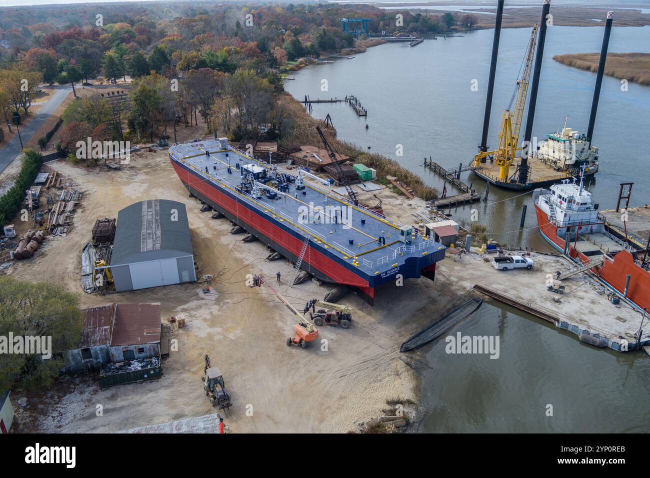Ships on small shipyard hi-res stock photography and images - Alamy