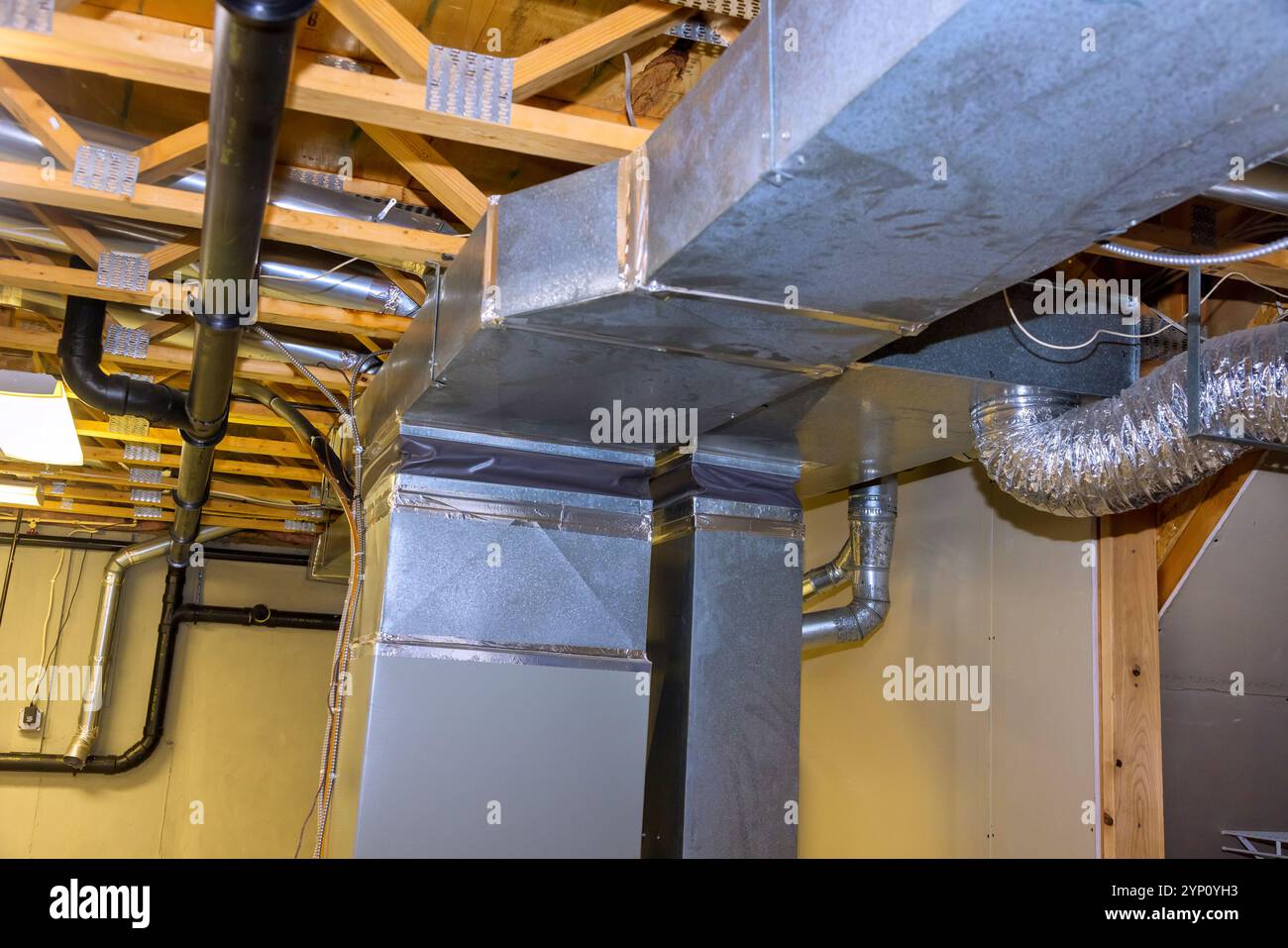 Duct installation features hi-res stock photography and images - Alamy