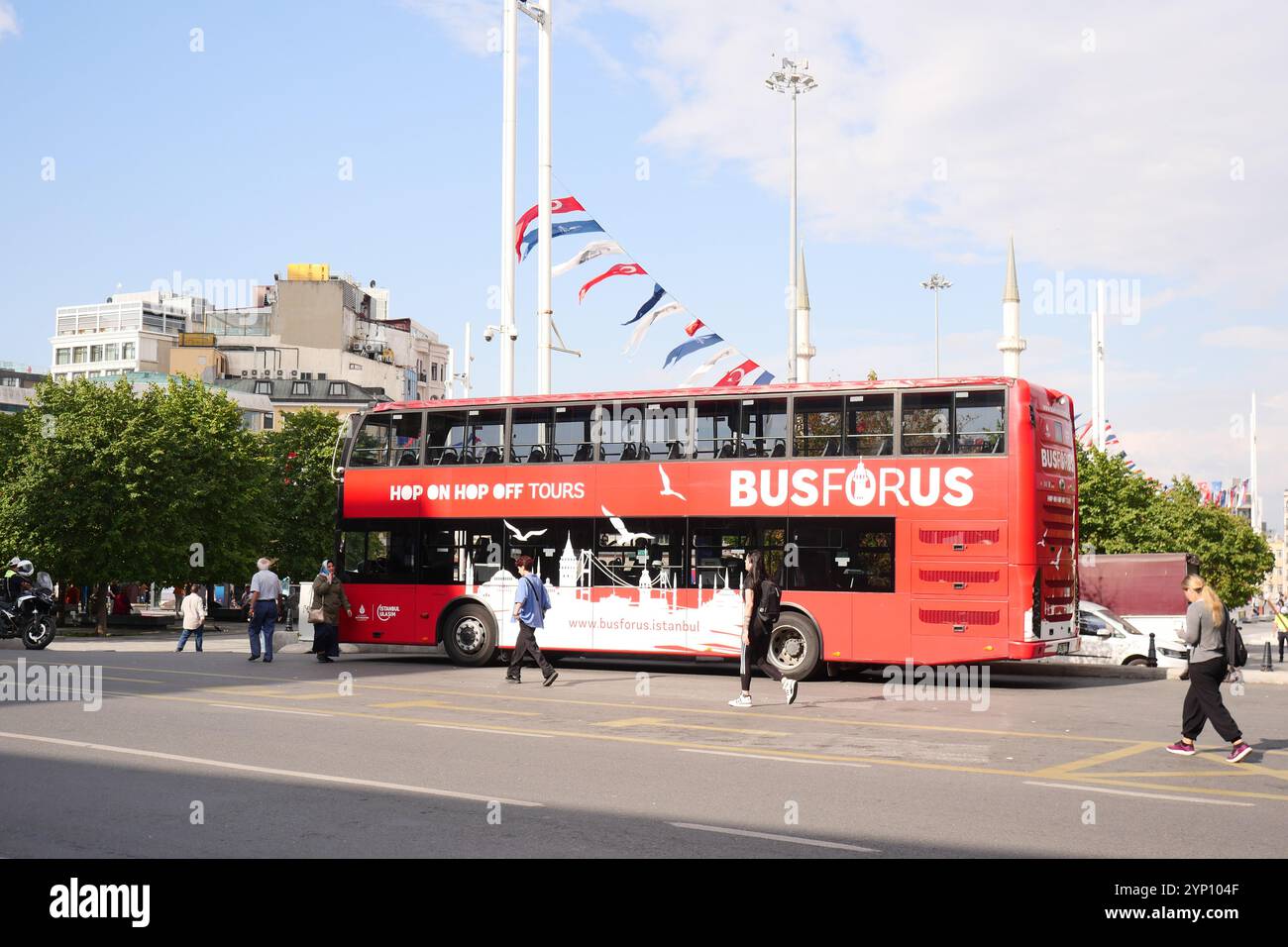 Double decker bus drive in hi-res stock photography and images - Alamy