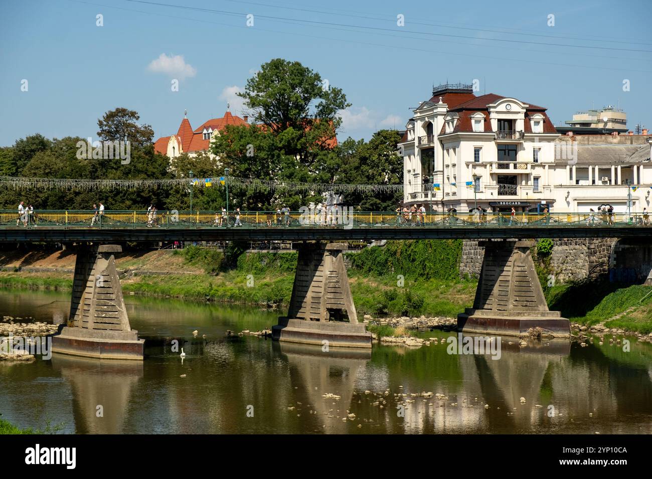 31.08.2024, Ukraine, Transcarpathia, Uschhorod - Pedestrian bridge over ...
