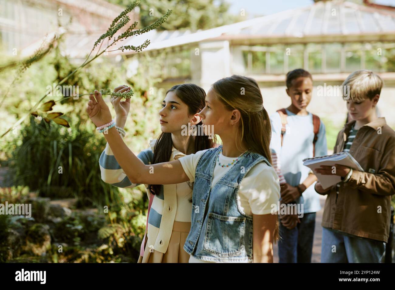 Teenagers nature biology hi-res stock photography and images - Alamy
