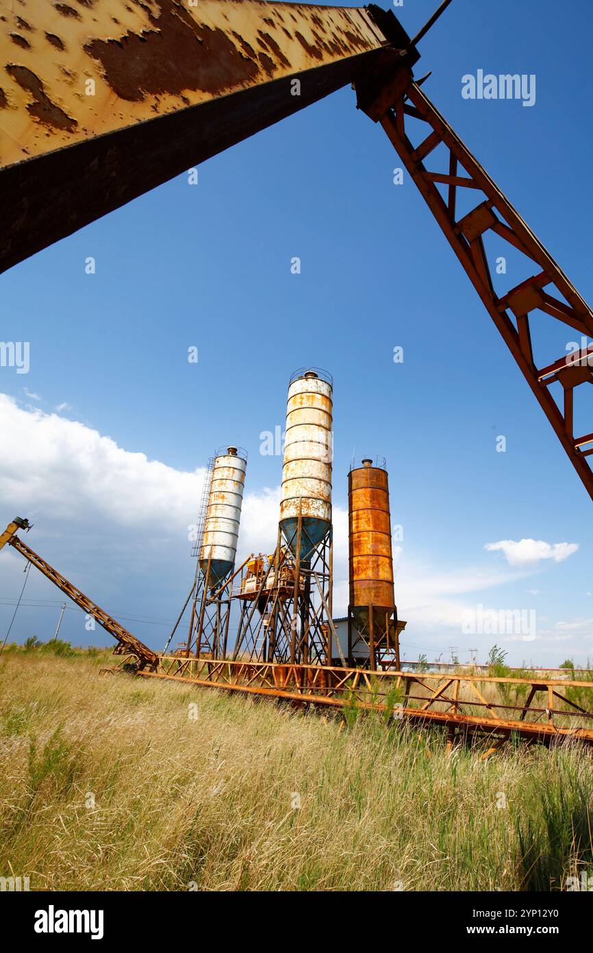 Concrete mixing silo, site construction facilities Stock Photo - Alamy