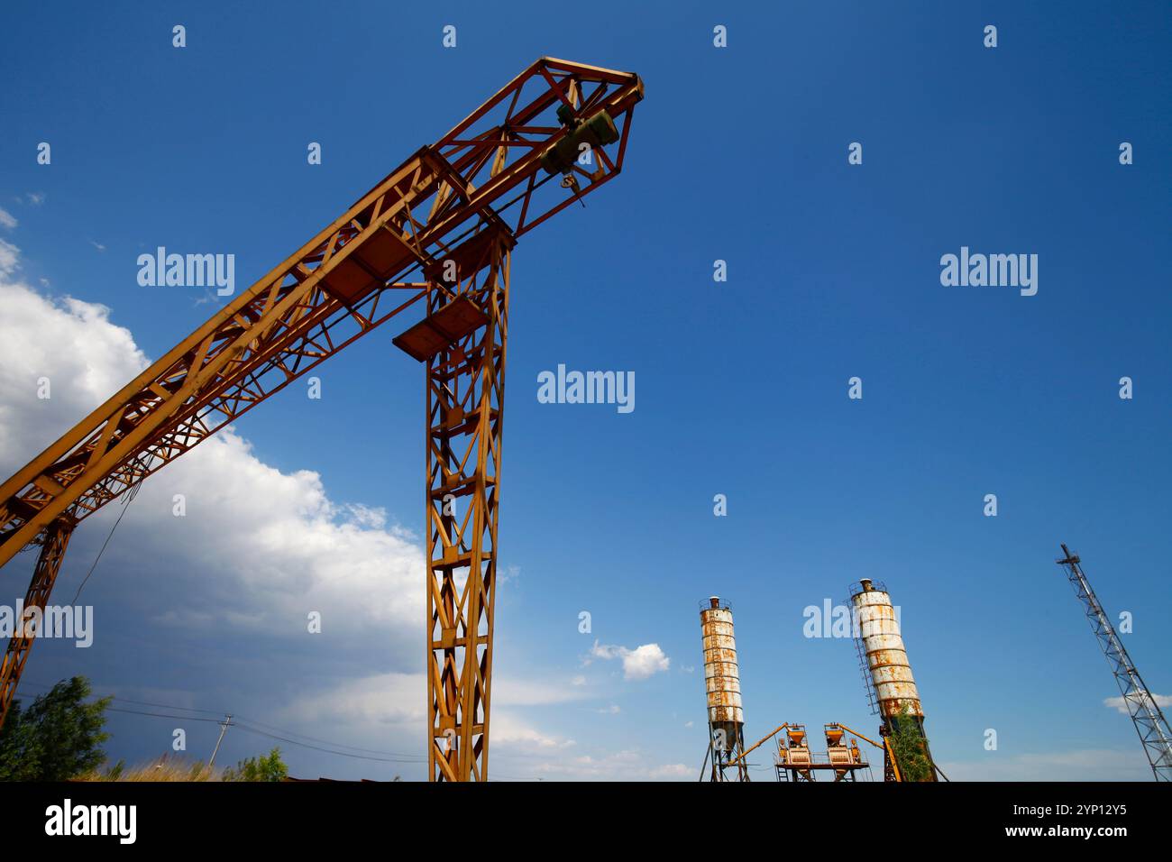 Concrete mixing silo, site construction facilities Stock Photo - Alamy