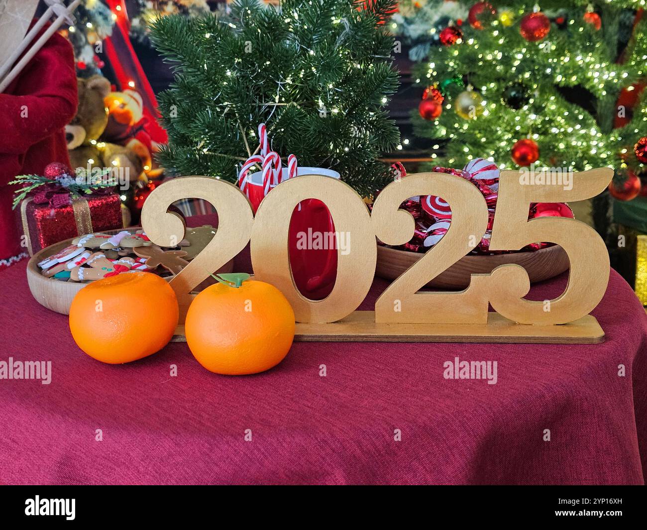 Year 2025 symbol bright hi-res stock photography and images - Alamy