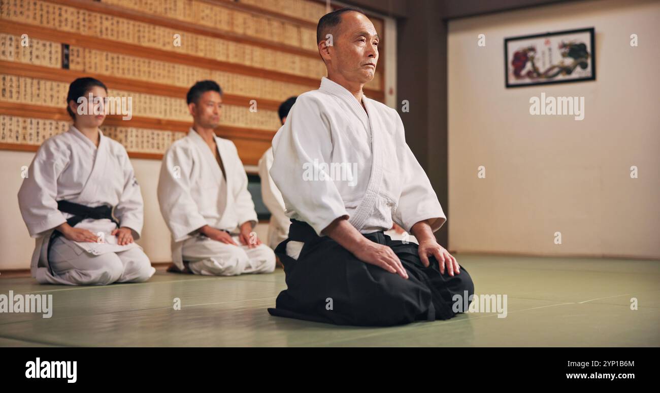 Group lesson in karate hi-res stock photography and images - Alamy