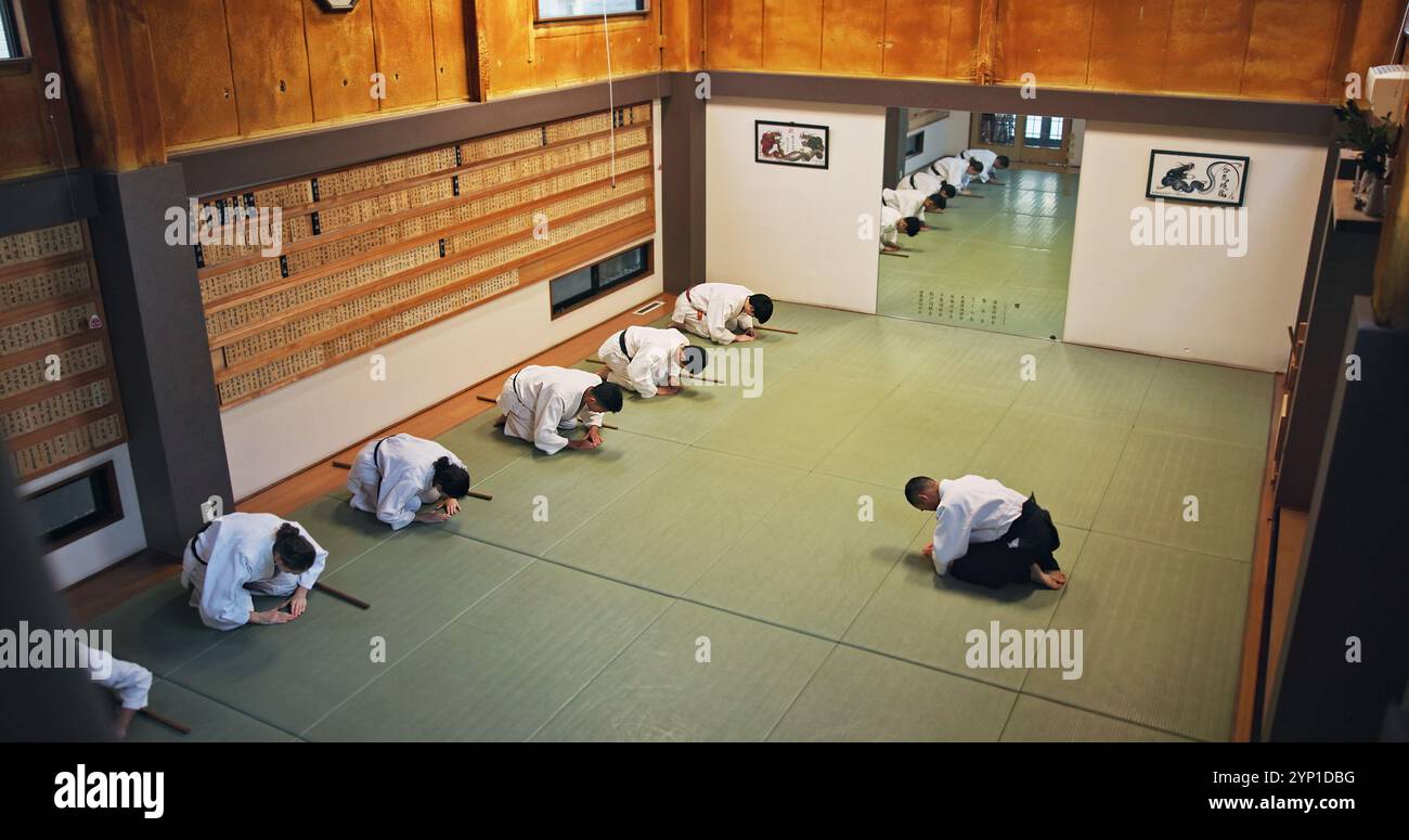 Group lesson in karate hi-res stock photography and images - Alamy