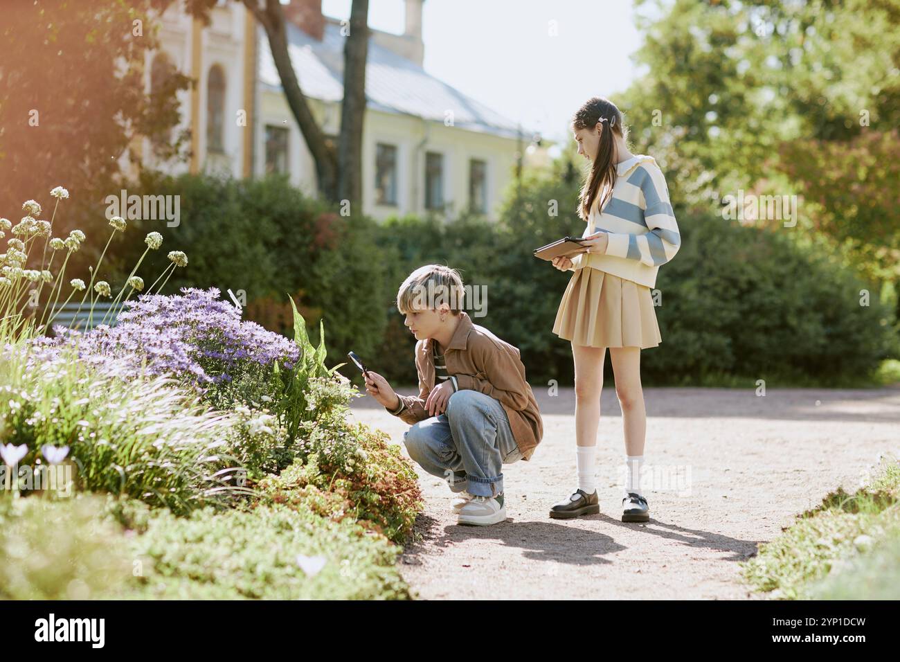 Biology class teen plant hi-res stock photography and images - Alamy