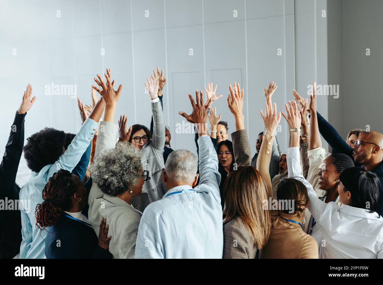 Team building exercise business hi-res stock photography and images - Alamy