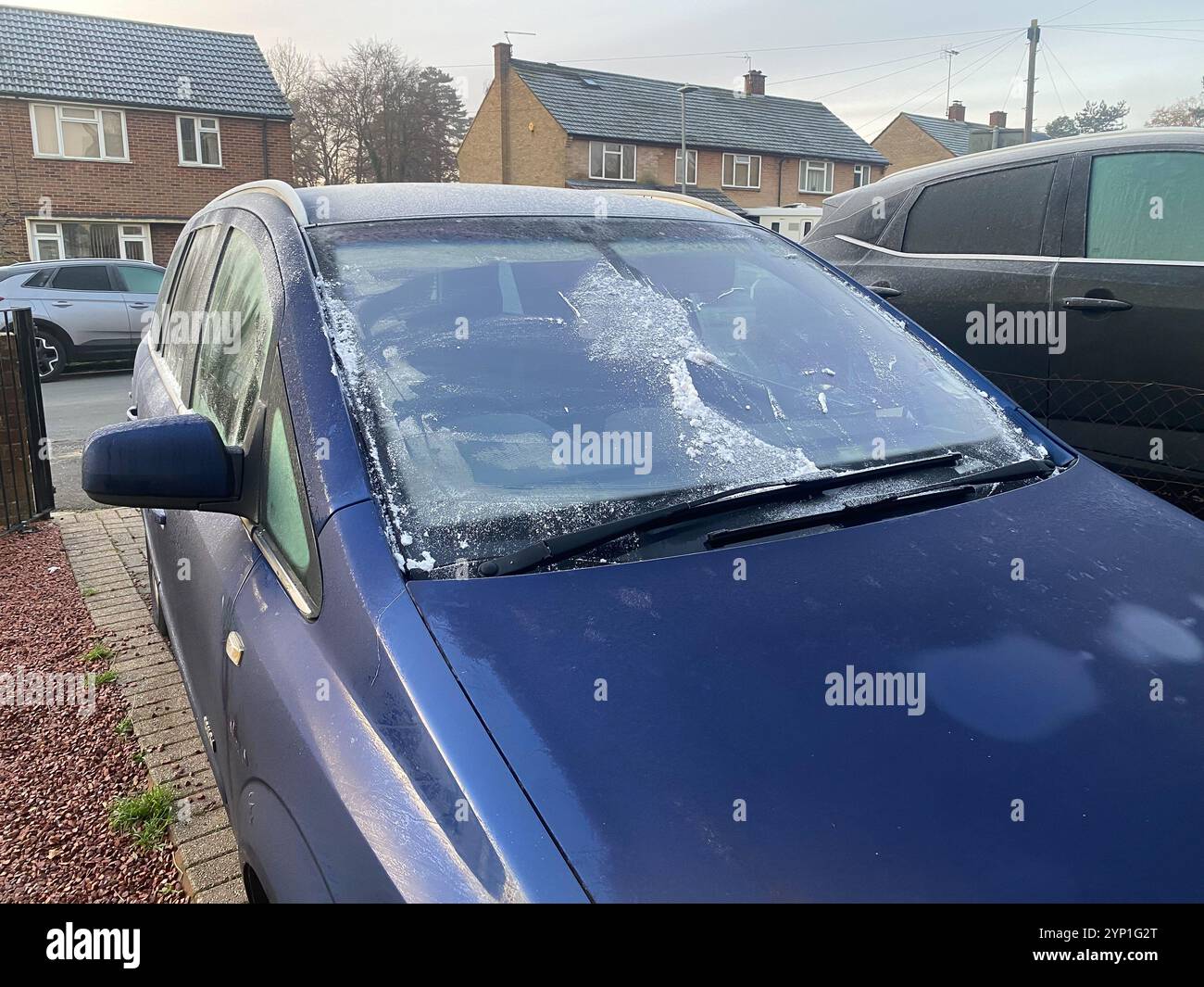 Car windscreen ice hi-res stock photography and images - Alamy