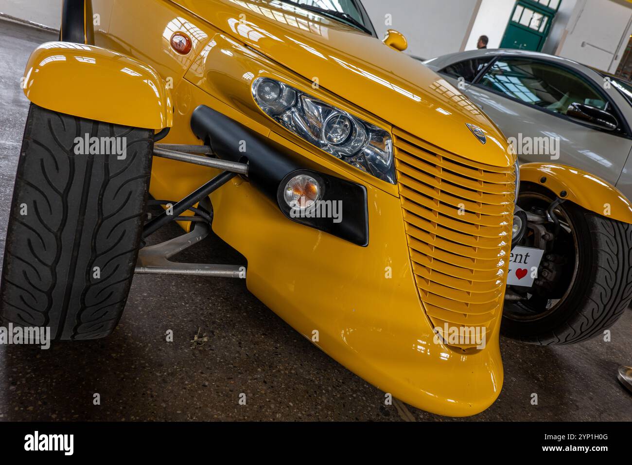 Gran turismo logo hi-res stock photography and images - Alamy