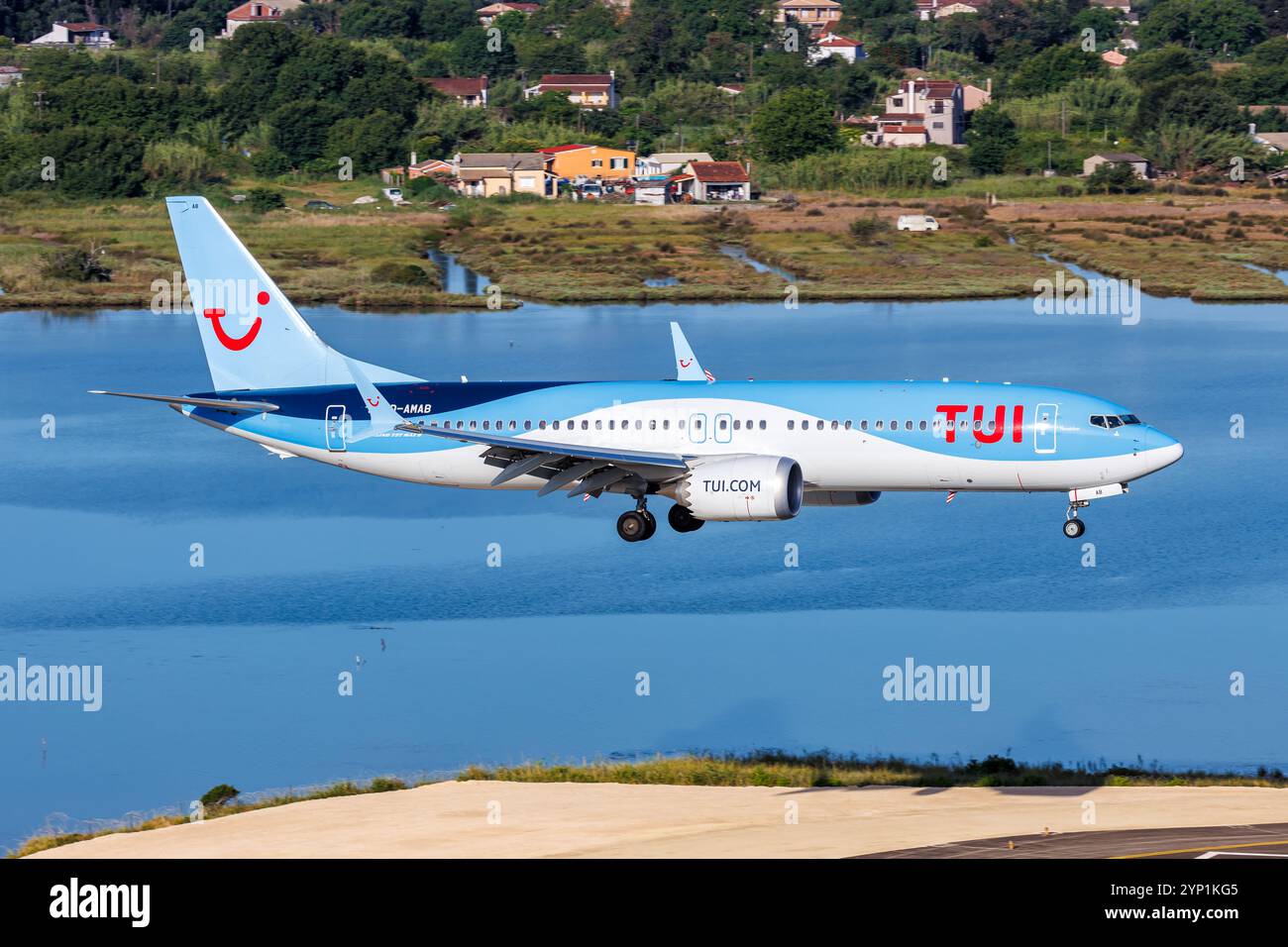 Tui boeing 737 max8 hi-res stock photography and images - Alamy