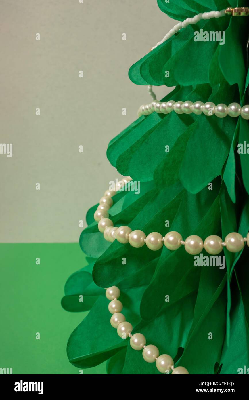 Mockup green christmas bauble hi-res stock photography and images - Alamy