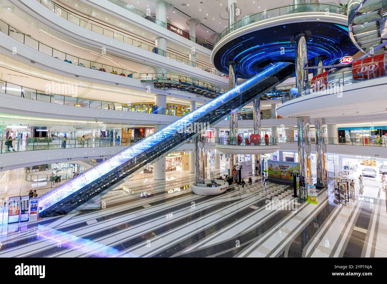 Shenzhen, China - April 4, 2024: Shenzhen Longgang Wanda Plaza Shopping ...