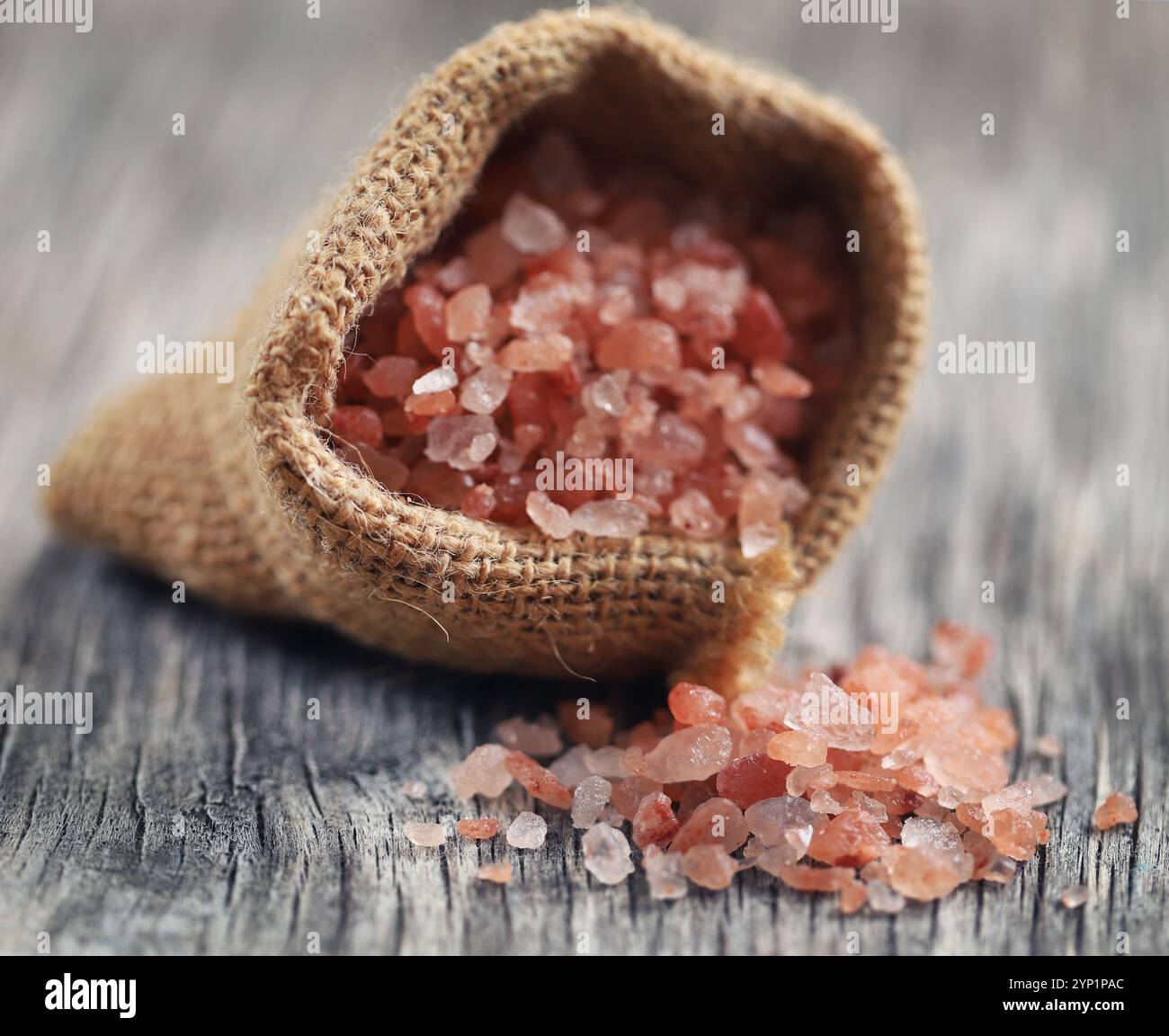 Pink himalayan salt crystal hi-res stock photography and images - Alamy