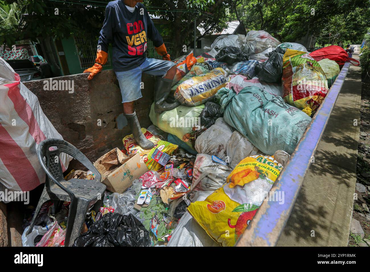 Organic waste truck hi-res stock photography and images - Alamy
